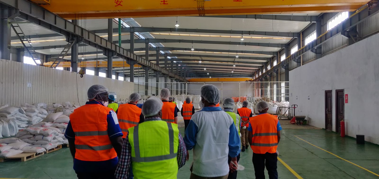 Senior management of Unilever come to the factory to guide the work ...